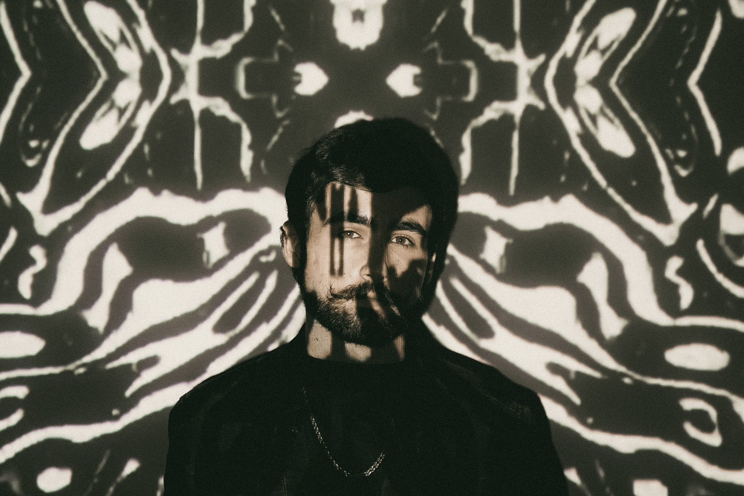 Oxlo unveils new driving future house single 'Get Better' | House Nest