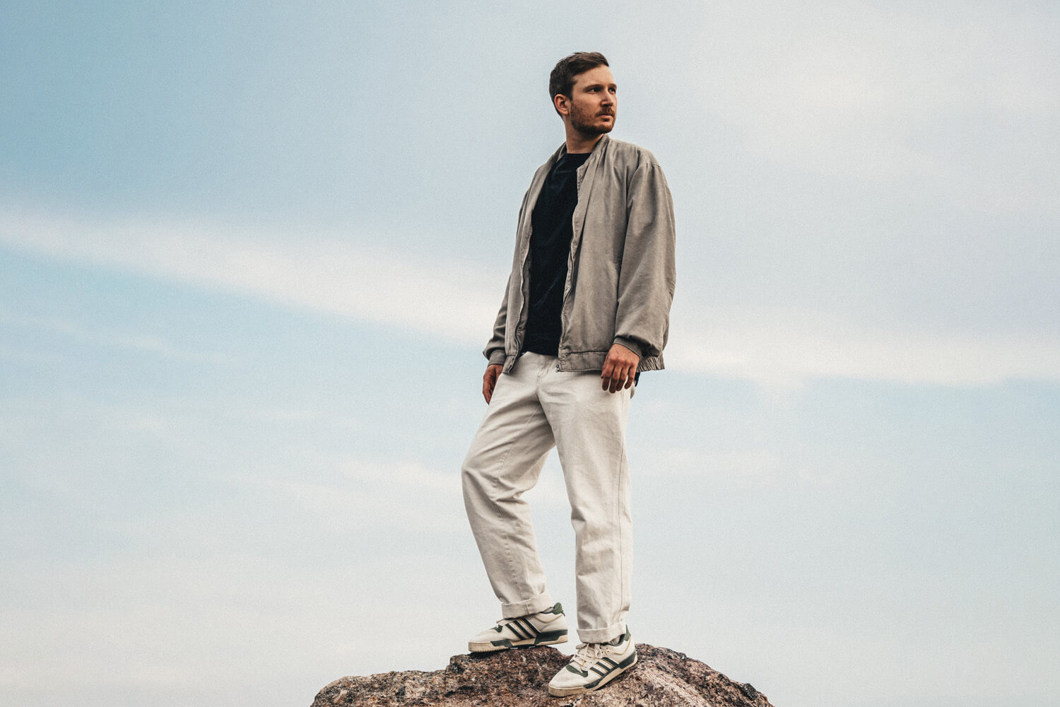 Noana unveils new warm single 'Drift Off'